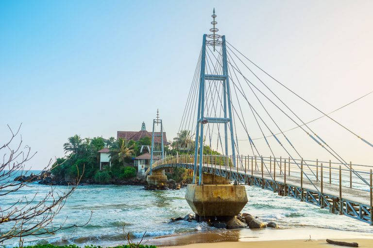 Insider's Guide To Matara, Sri Lanka: Stunning Beaches & Historic Sites